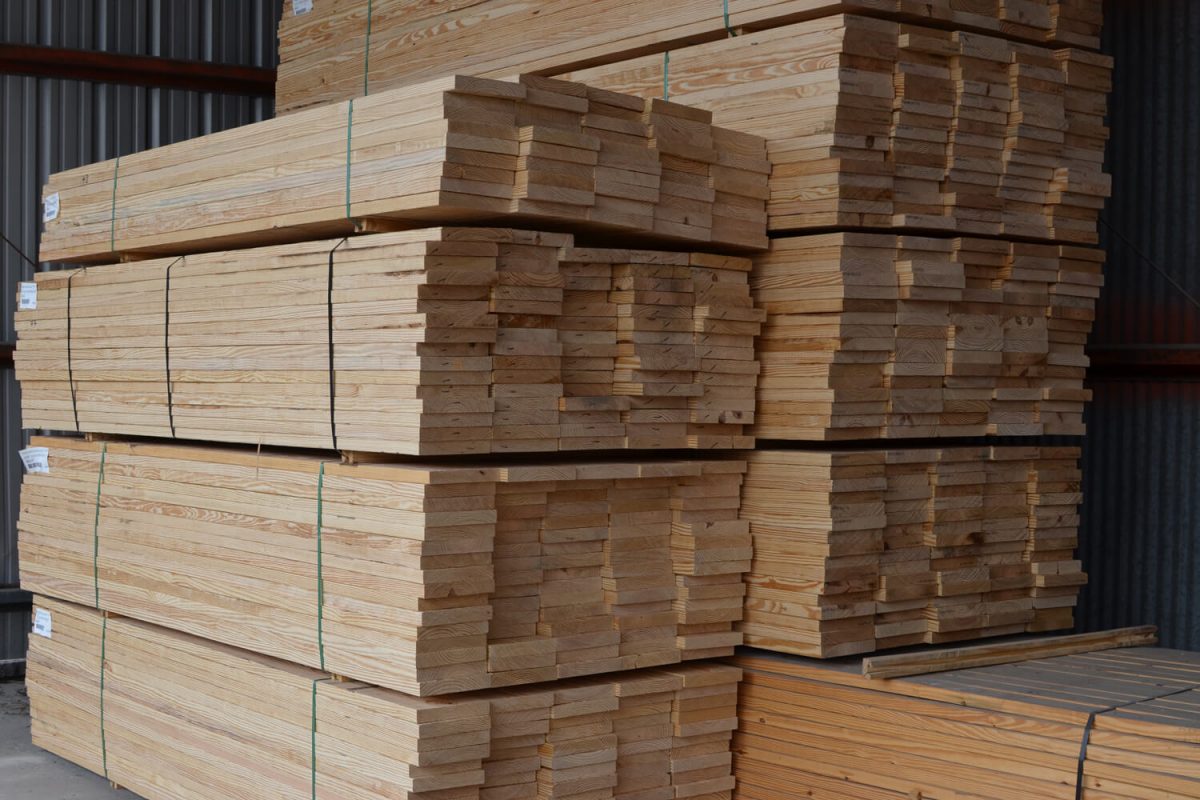 Dimensional & Rough Sawn Lumber – Lodge Lumber