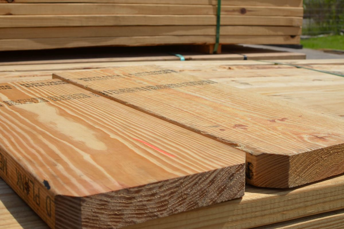 Making an Informed Decision on Purchasing and Storing Scaffold Planks ...